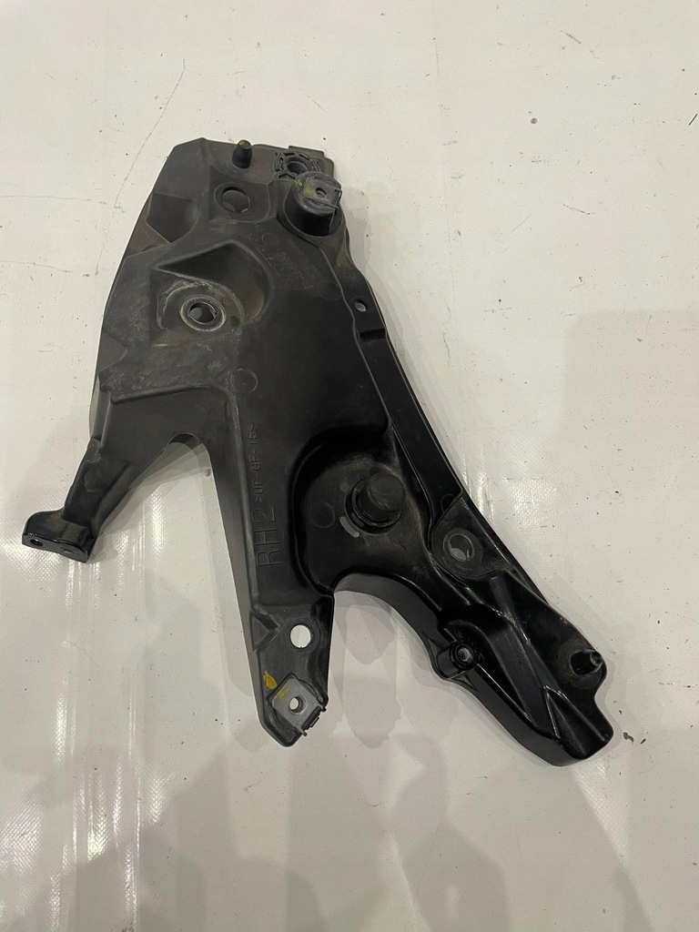 VOLVO V60 S60 18-22 UCHWYT MOCOWANIE BLOTNIKA RH - 12800125779 ...