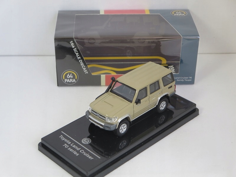 Paragon 1:64 Toyota Land Cruiser 76 LHD 2014 sandy taupe - 14857136911 ...
