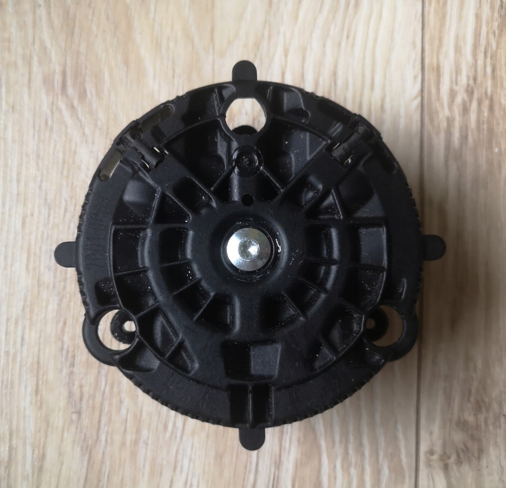 VOLVO S90 V90 S60 V60 SILNICZEK LUSTERKA 8 PIN - 13112060644 ... VOLVO S90 V90 S60 V60 SILNICZEK LUSTERKA 8 PIN - 13112060644 ...