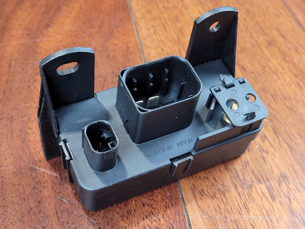 MERCEDES W203 2.2 CDI MODUL SWIEC ZAROWYCH 4 PIN - 13000635685 ...