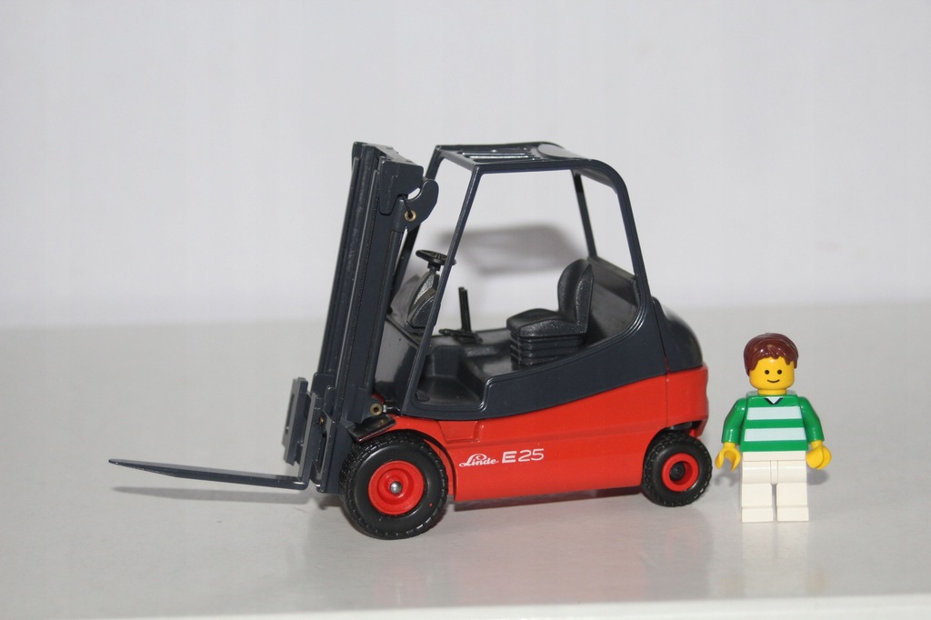 NZG LINDE 25 sztaplarka/akumulatorowy wózek widłowy 1/25 - 14735365349 ...