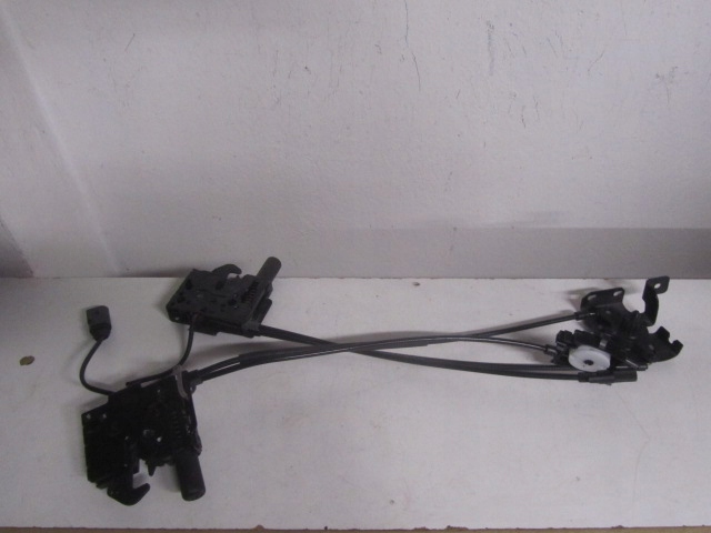 Audi OE 83A823509 83A823529 - 12151151461 - oficjalne archiwum Allegro