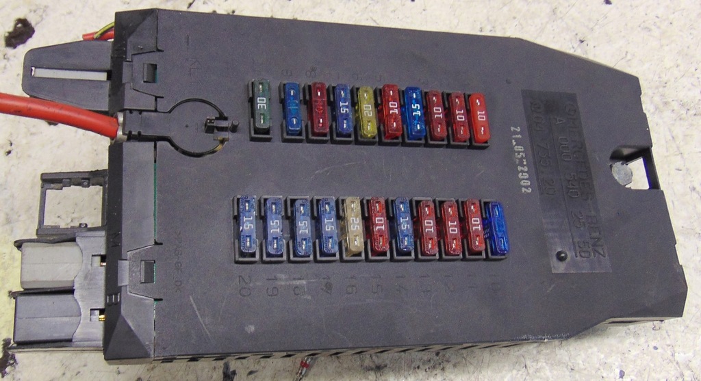 SKRZYNKA BEZPIECZNIKÓW MERCEDES SPRINTER I W903 LIFT 2.2CDI EUROPA - 15904127478 - oficjalne ...