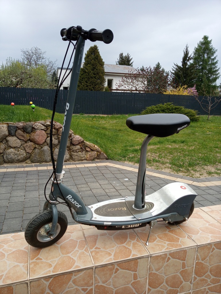 hulajnoga-elektryczna-razor-e300s-24-km-h-9227926677-oficjalne