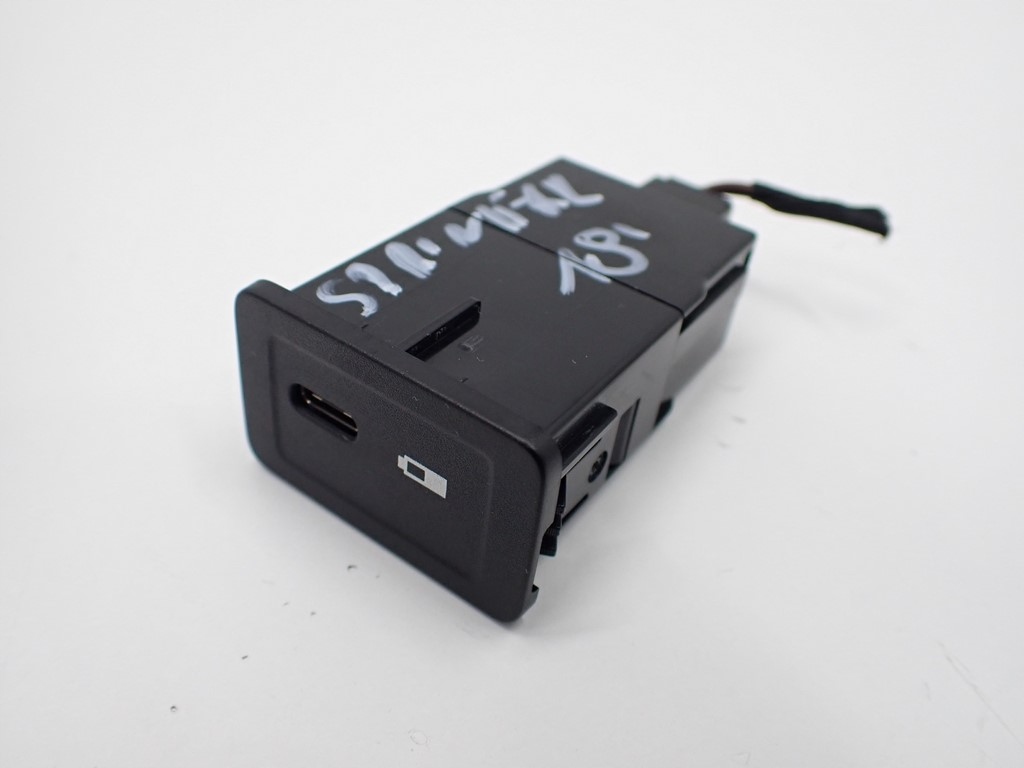 GNIAZDO PORT USB ŁADOWANIA SPRINTER W907 W910 18R - 11833040851 ...