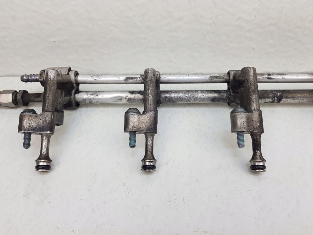 VW TOUAREG 2.5 TDI LISTWA WTRYSKOWA 070133317C - 12884498502 ...