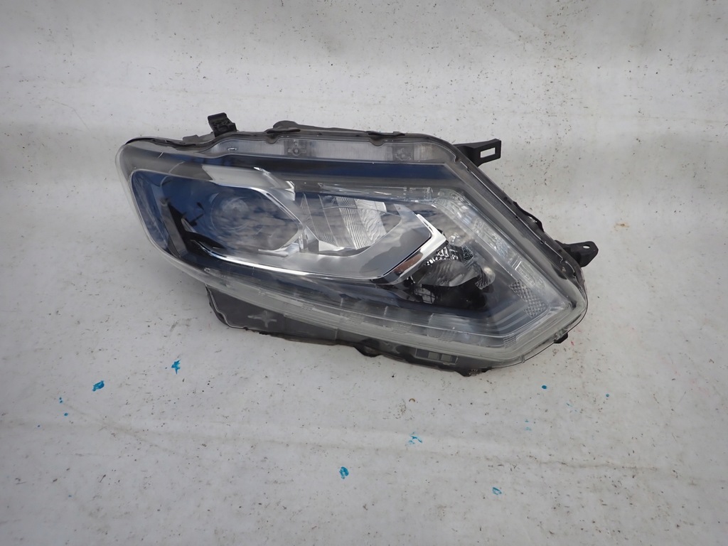 NISSAN X-TRAIL T32 LAMPA PRAWA PRZÓD FULL LED - 12182674632 - oficjalne ...
