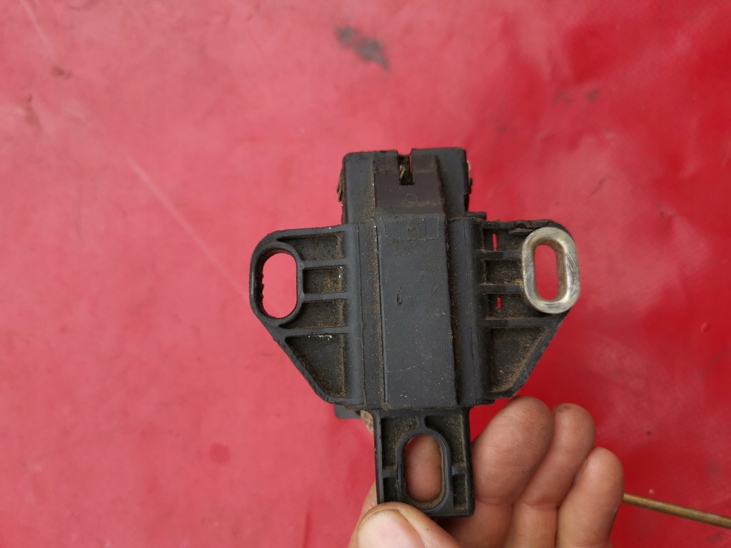 MERCEDES W124 COUPE ZAMEK KLAPY BAGAŻNIKA sedan - 12915893226 - oficjalne archiwum Allegro