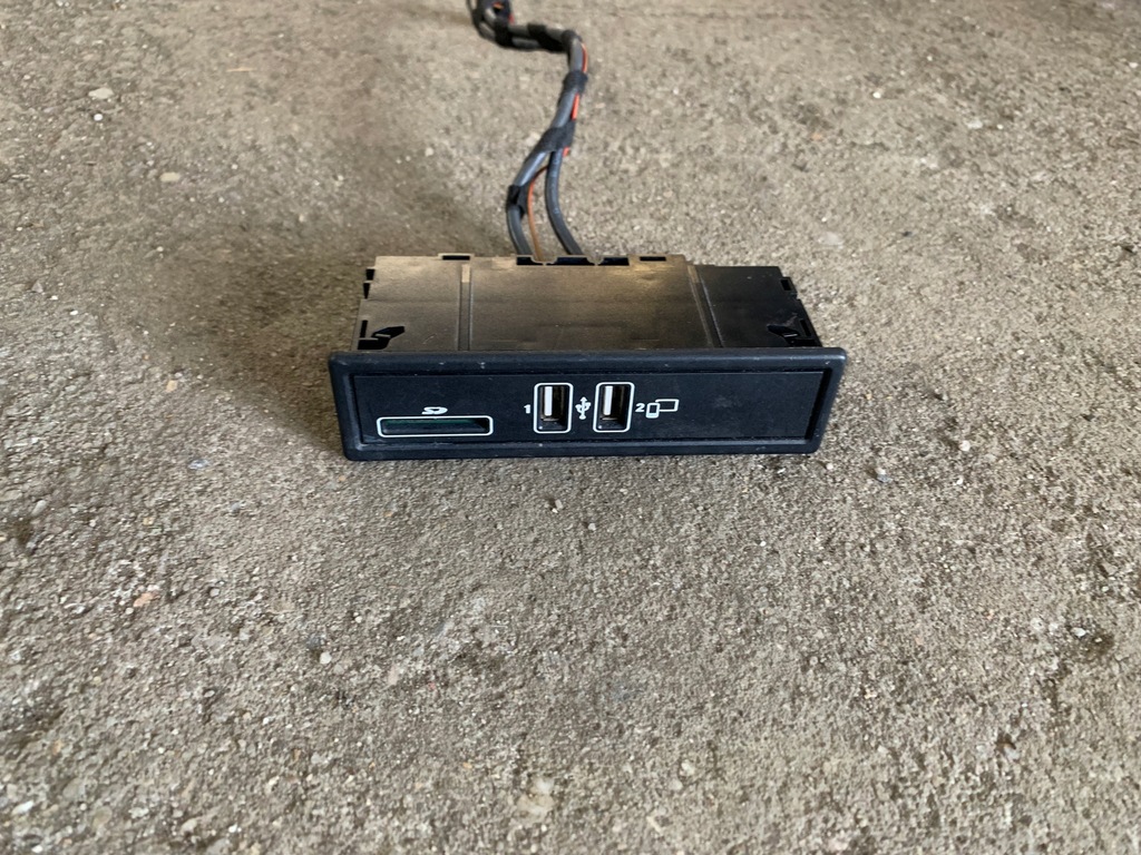 MERCEDES W205 W213 WEJŚCIE GNIAZDO USB A2138200400 - 13523874796 ...