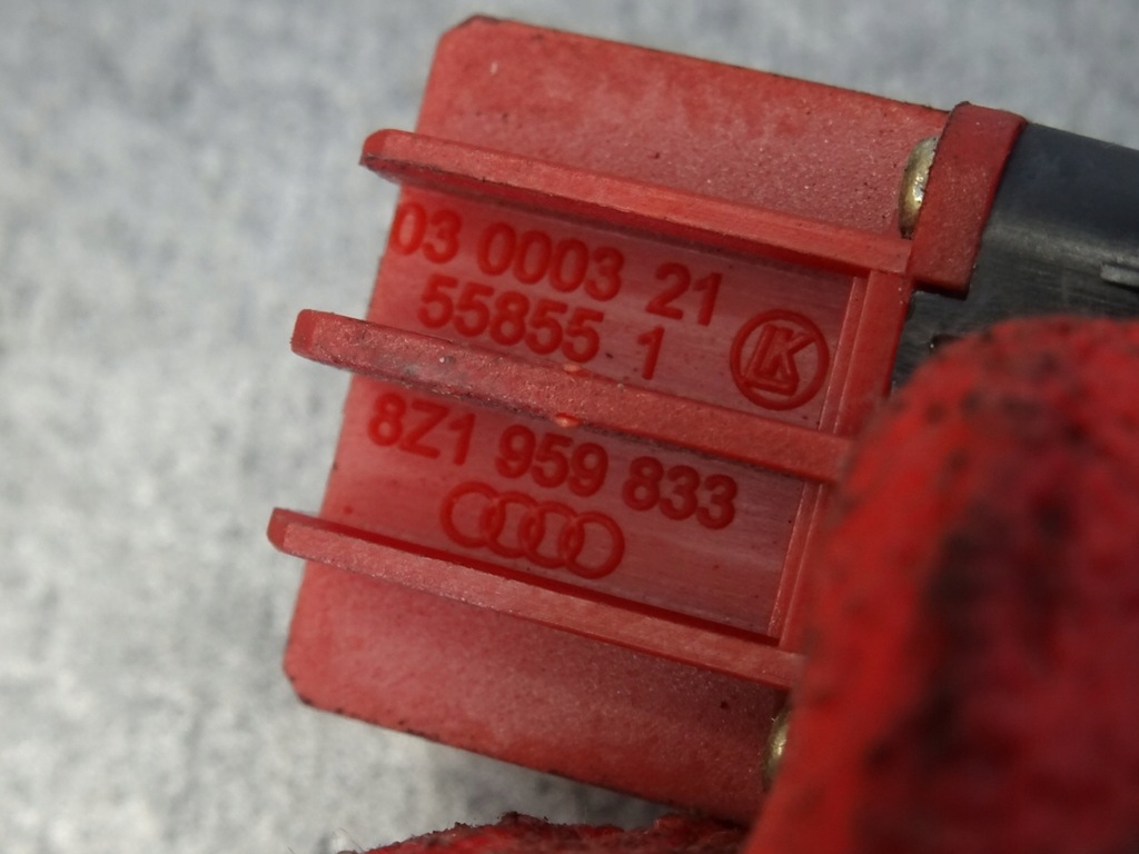 PRZYCISK KLAPY KLAPKI WLEWU PALIWA AUDI A2 1.4 16V - 12383567361 ...