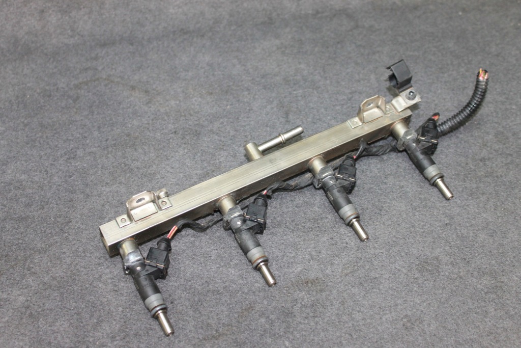 BMW E46 1.6i 1.8i 2.0i N42 N46 WTRYSKIWACZ PALIWA - 13468436459 ...