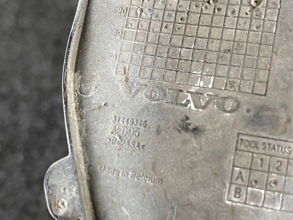 VOLVO XC40 ZAŚLEPKA ZDERZAKA NA HAK PRZÓD 31449346 - 12589380728 ...