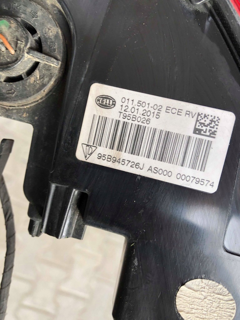 LAMPA TYLNA PRAWA ZDERZAKA PORSCHE MACAN 95B945726 - 7662128879 ...