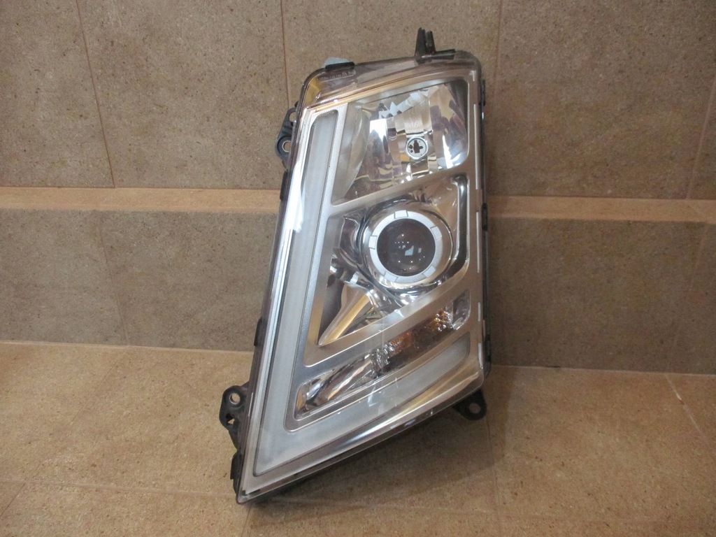 LAMPA PRZEDNIA LEWA BI XENON VOLVO FH4 - 13588204254 - oficjalne ...