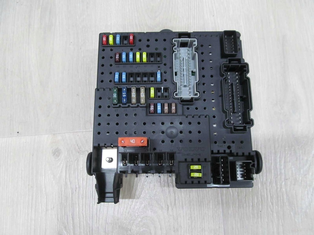 VOLVO S60 V70 XC SKRZYNKA BEZPIECZNIKOW REM-H - 12378959901 - oficjalne ...