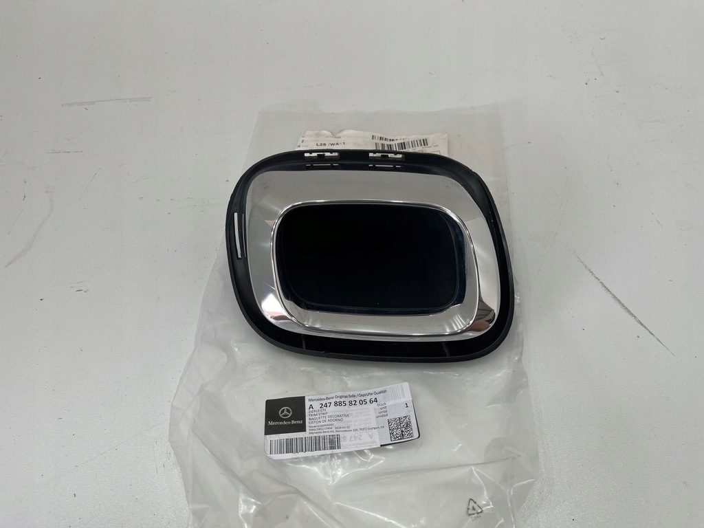 MERCEDES GLA A247 W247 ZAŚLEPKA ZDERZAKA KOŃCÓWKA WYDECHU A2478857905 ...