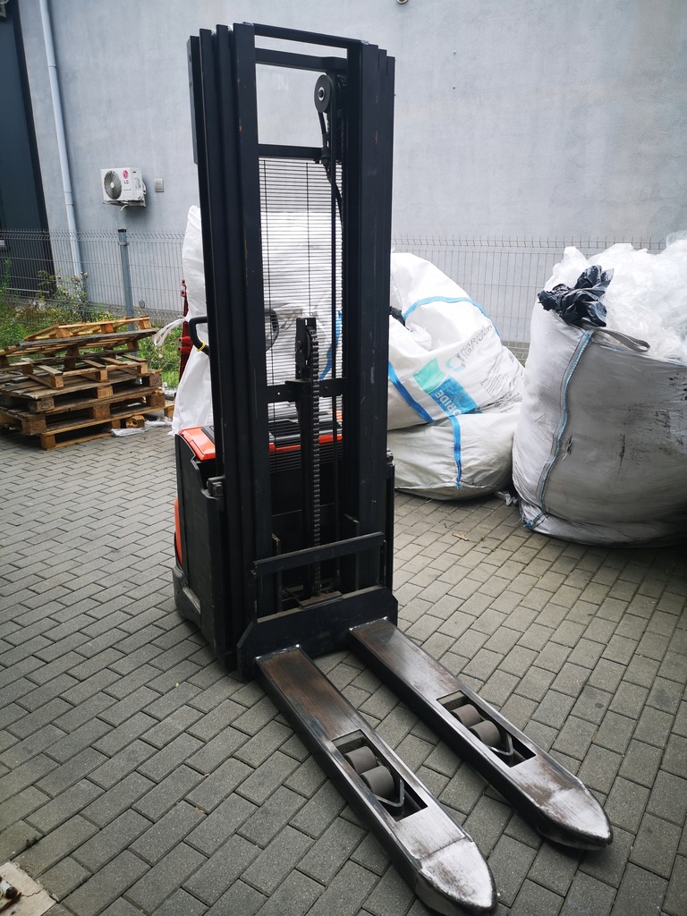 WÓZEK WIDŁOWY ELEKTRYCZNY TOYOTA BT SWE 140 - 10966749425 - oficjalne ...