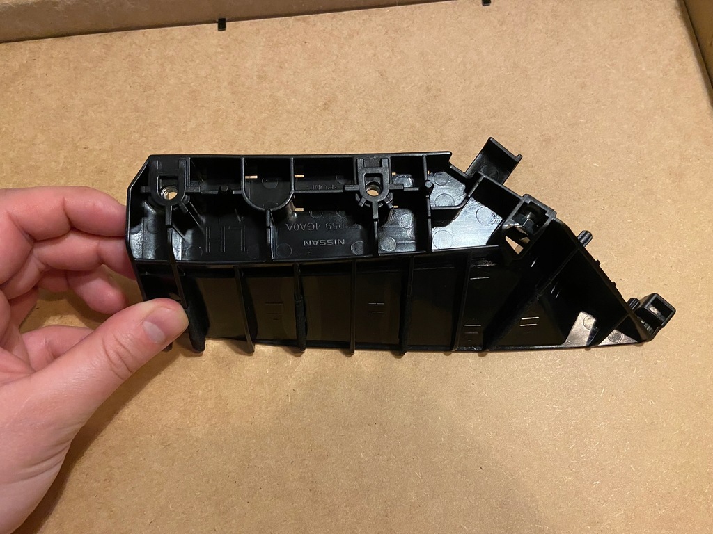 Infiniti Q50 OE 62059-4GA0A lewy ślizg wzmocnienie zderzaka ...