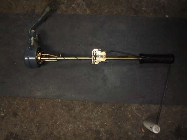 SMOK PALIWA CZUJNIK POZIOMU PALIWA SCANIA 1423990 - 11857625060 ...