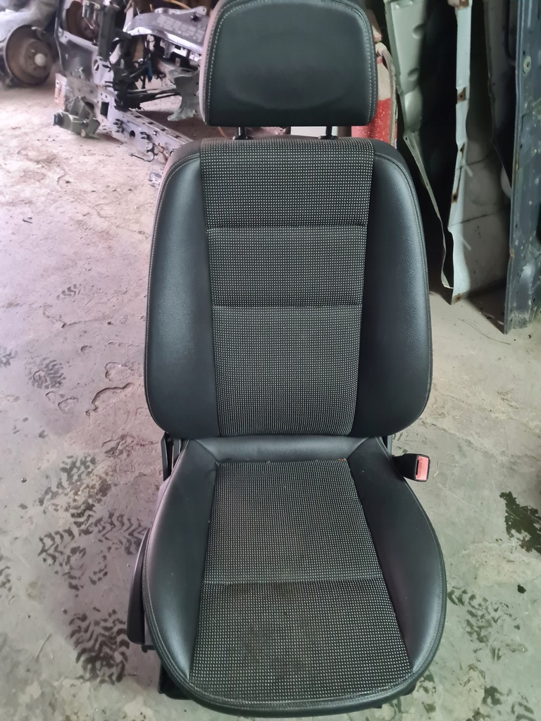 Fotel przedni prawy pasażera skóra Opel Zafira B - 14966819829 - oficjalne archiwum Allegro