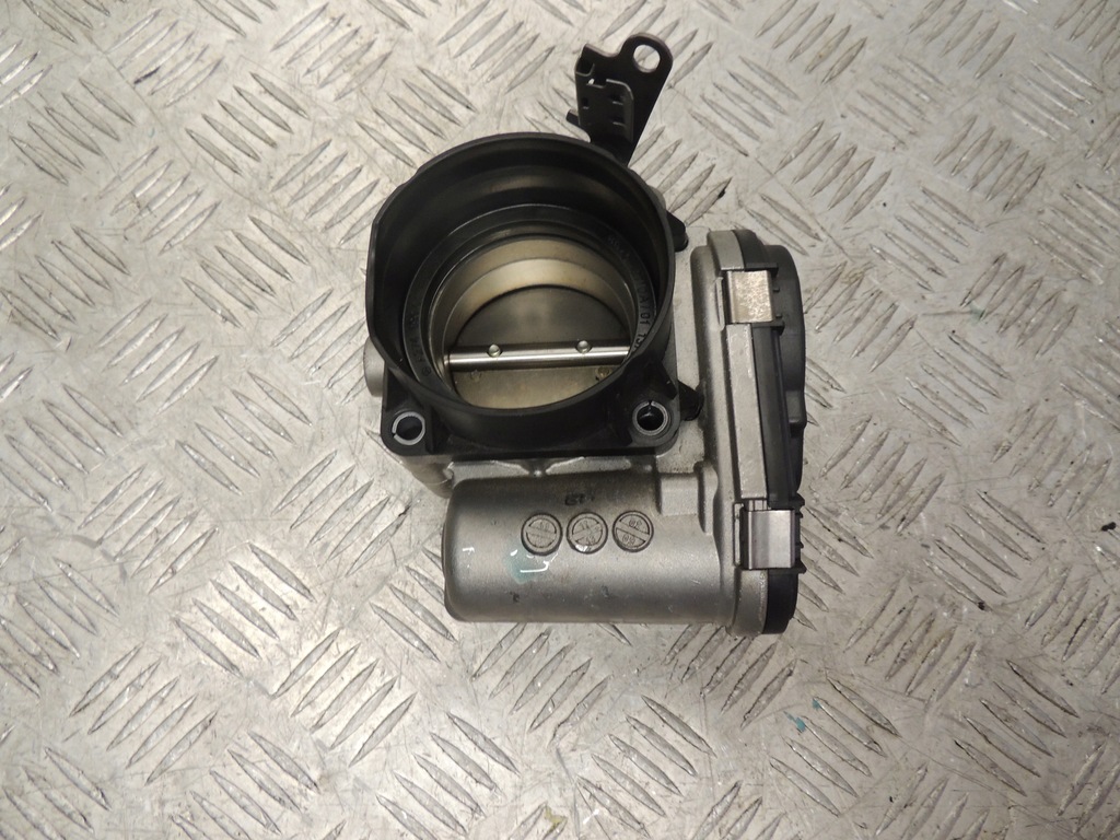 MERCEDES W205 PRZEPUSTNICA A2701410025 - 11352648432 - oficjalne ...