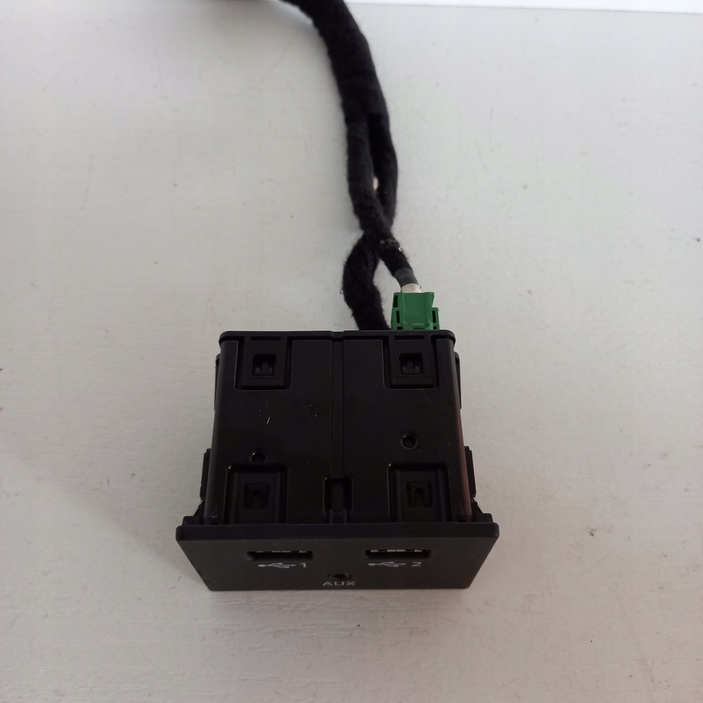 AUDI A6 C7 GNIAZDO PORT AUX USB 81A035736 - 12348363857 - oficjalne ...
