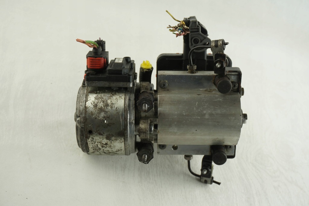 POMPA ZAWIESZENIA CITROEN C5 III X7 9654068680 - 12884015469 - oficjalne archiwum Allegro