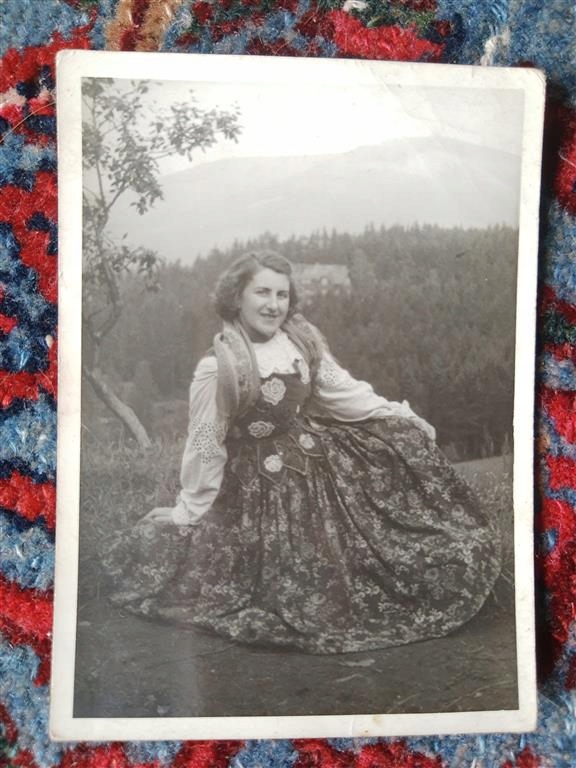 PRL piękna kobieta strój ludowy 60te (1708) - 13198726180 - oficjalne ...