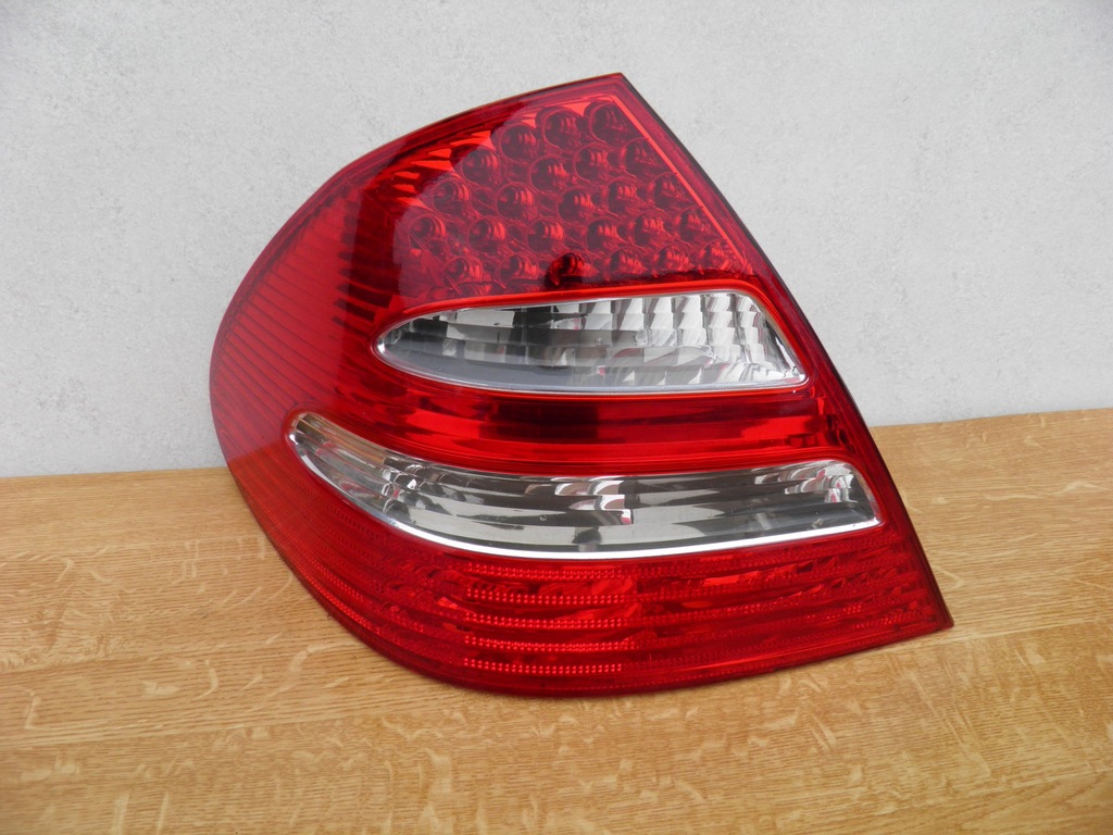 MERCEDES W211 LAMPA LEWA TYŁ AVANTGARDE 2118200564 - 7100883592 ...