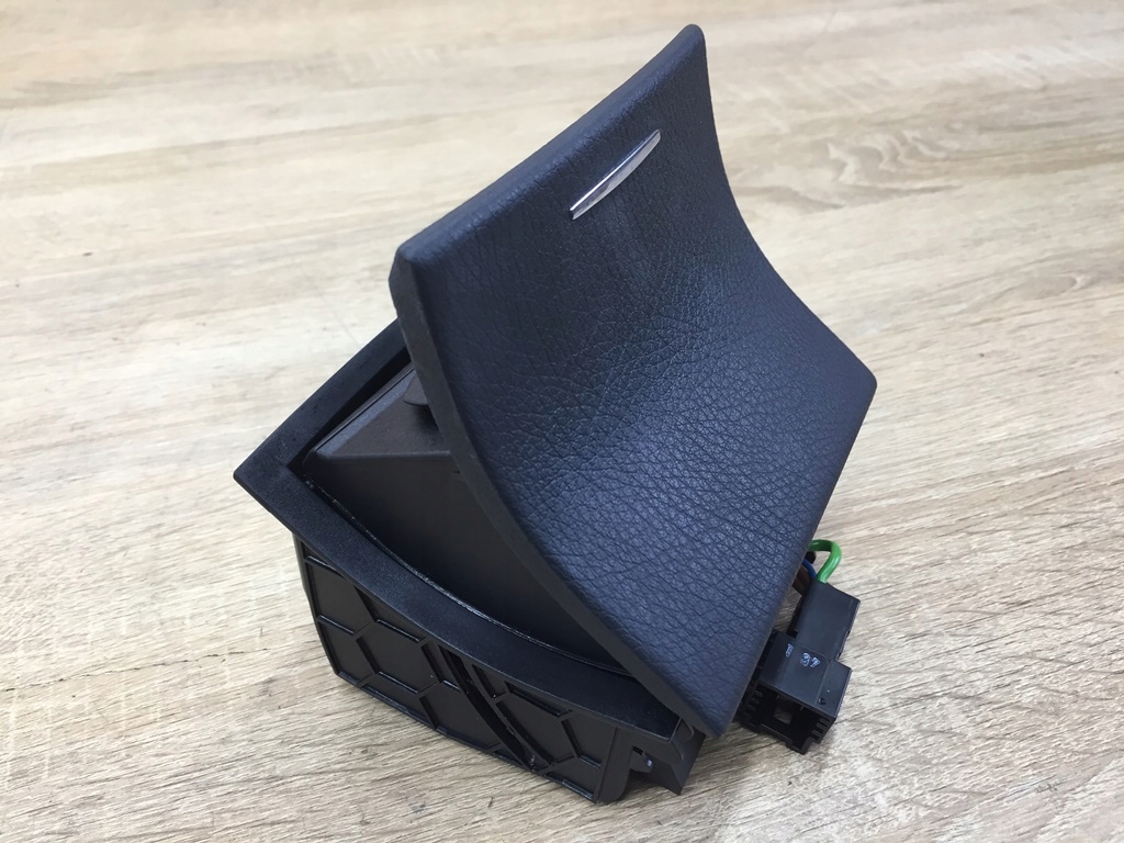 GNIAZDO ZAPALNICZKI 12V MERCEDES W221 A2218200009 - 9052374424 ...