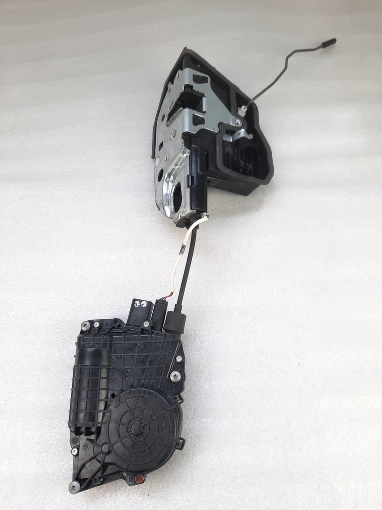 BMW F01 F02 ZAMEK Z DOCIĄGIEM LEWY PRZÓD KIEROWCY - 11284417085 ...