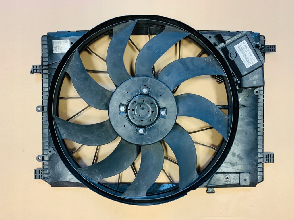 MERCEDES W204 C-KLASA AMG WENTYLATOR A2129067901 - 11077891110 ...