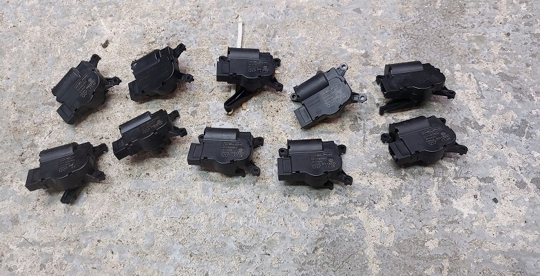 AUDI Q7 4L VW T5 SILNICZEK NAGRZEWNICY 7L0907511AD - 10910665585 ...