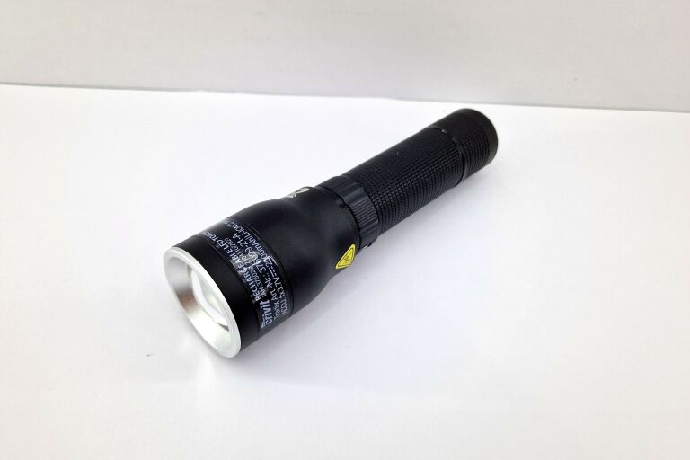 LATARKA CRIVIT RECHARGEABLE LED TORCH KOMPLET - 12093785984 - oficjalne ...
