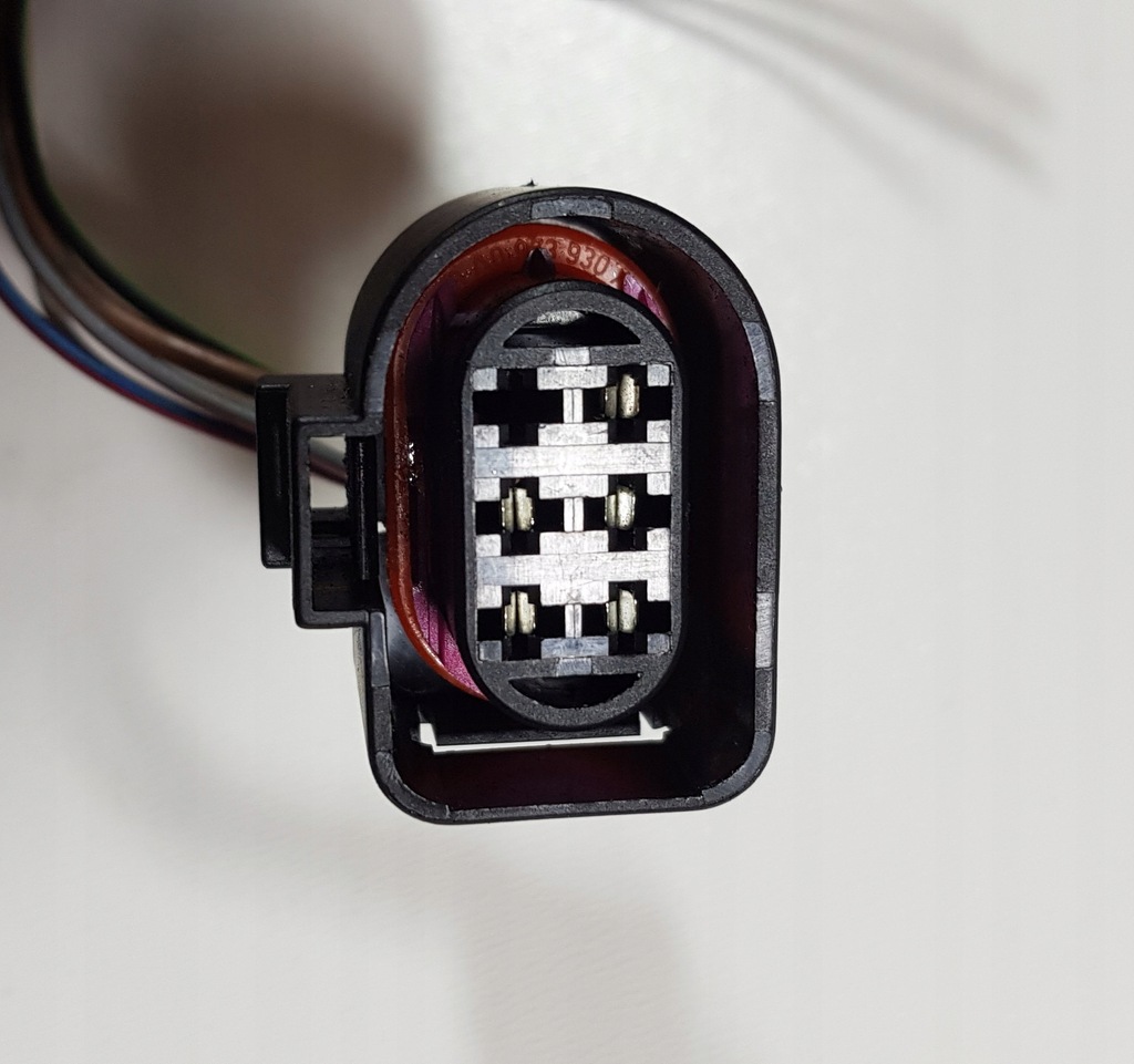 KOSTKA WTYCZKA WTYK LAMPY TYLNEJ AUDI A3 8P II - 11442476784 - oficjalne archiwum Allegro