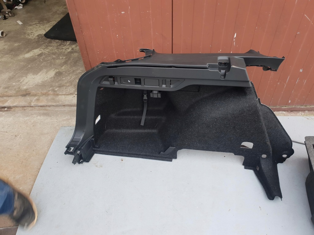 BOCZEK BAGAŻNIKA LEWY OCTAVIA IV KOMBI 5E7867427B - 11438573824 ...