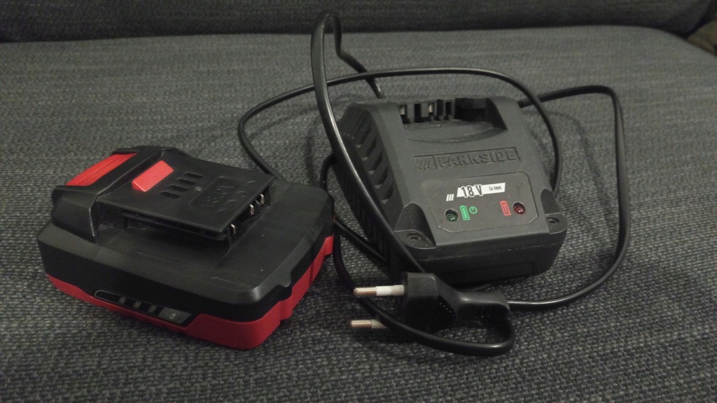 Akumulator ładowarka Parkside x 18V mało używany - 8627441923 ...