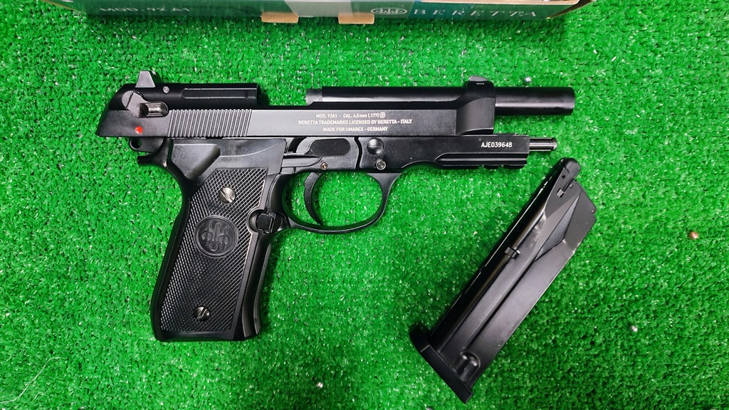 Wiatrówka Beretta M92A1 4,5mm Full Metal,FullAuto, Blow Back CO2 ...