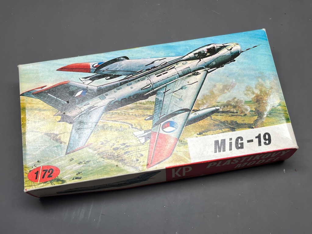 STARY MODEL DO SKLEJANIA KP MIG-19 1/72 - 14404632365 - oficjalne ...