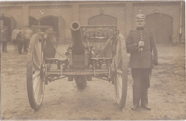 ARMATA PRUSKA NA DZIEDZIŃCU - 13928690199 - oficjalne archiwum Allegro