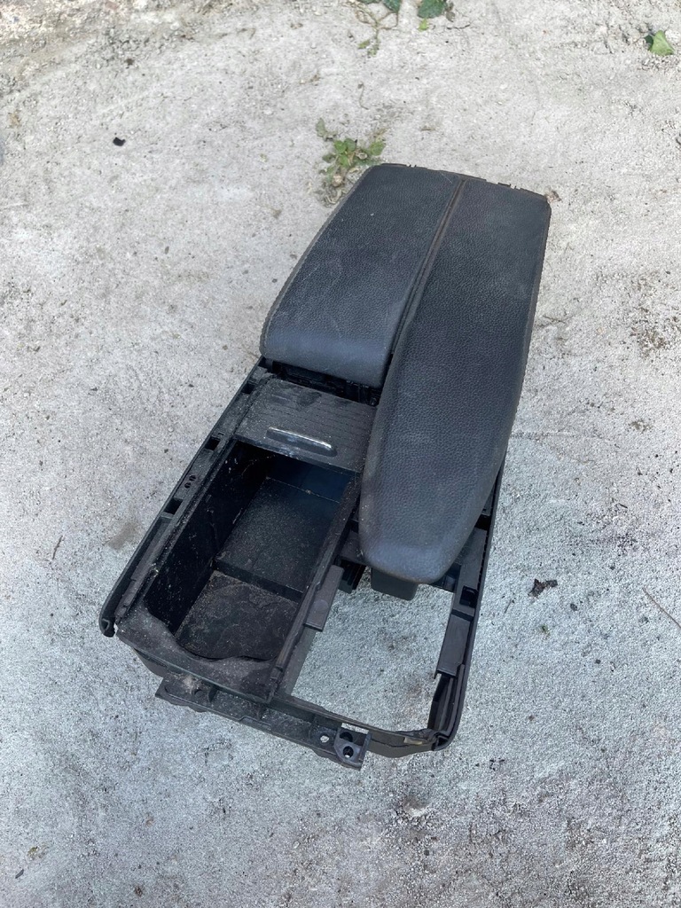 MERCEDES W204 W212 podłokietnik A2046800639 - 13111869435 - oficjalne ...