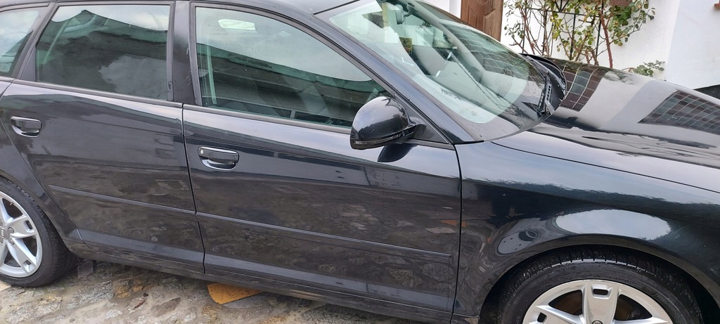 DRZWI PRZEDNIE PRAWE AUDI A3 8P LZ9Y KOMPLETNE - 12931332328 - oficjalne archiwum Allegro