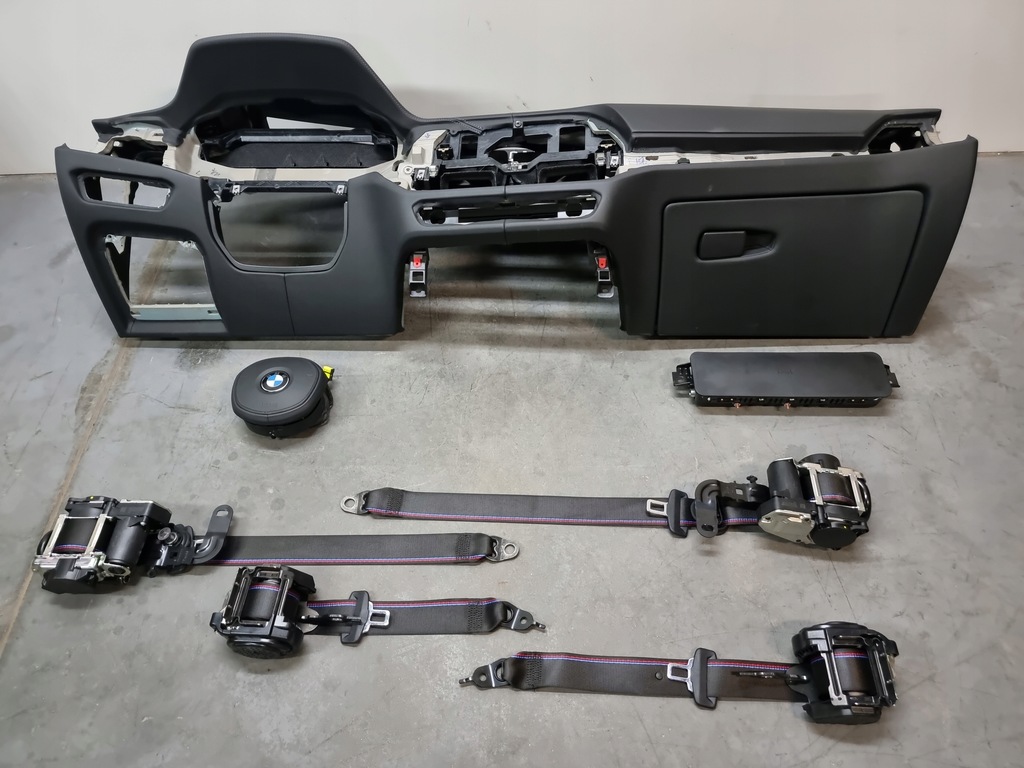 BMW M4 G82 DESKA ROZDZIELCZA KOMPLETNA - 12255843631 - oficjalne ...