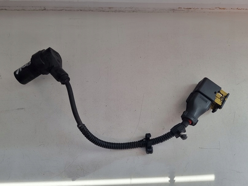 CZUJNIK PRĘDKOŚCI POMPY WODY DAF XF 106 1825888 - 13938860029 ...