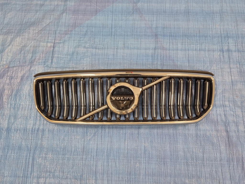 VOLVO XC40 GRILL ATRAPA POD KAMERE 31479417 - 13689357414 - oficjalne ...