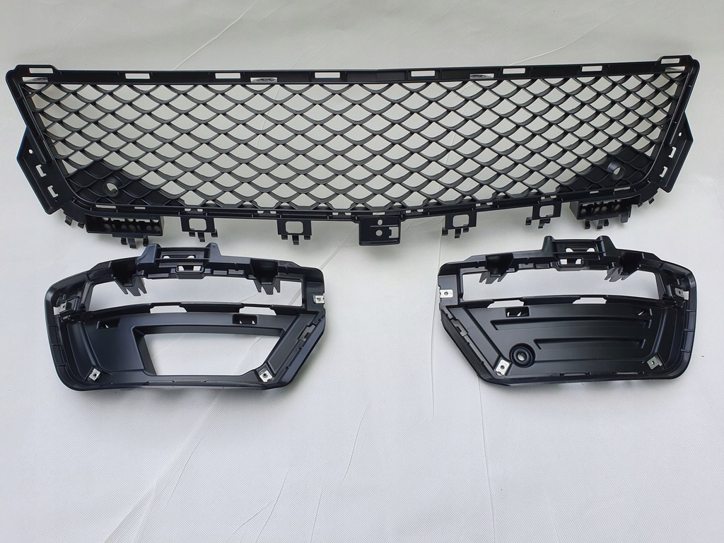 MERCEDES 204 6,3 AMG LIFT W204 KRATA W ZDERZAK - 12247937846 ...