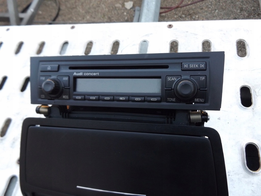Radioodtwarzacz Concert Audi A3 8P 8P0035186 KOD - 12289880117 - oficjalne archiwum Allegro