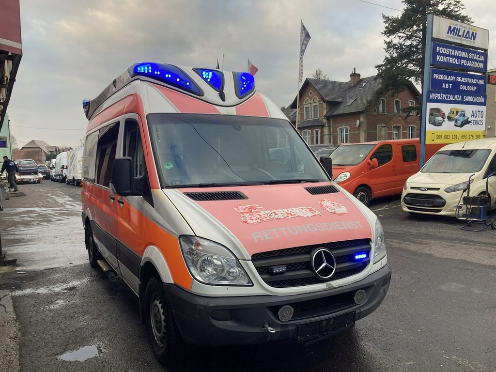 Mercedes Sprinter Karetka ambulans Delfis 2009 - 14899967836 ...