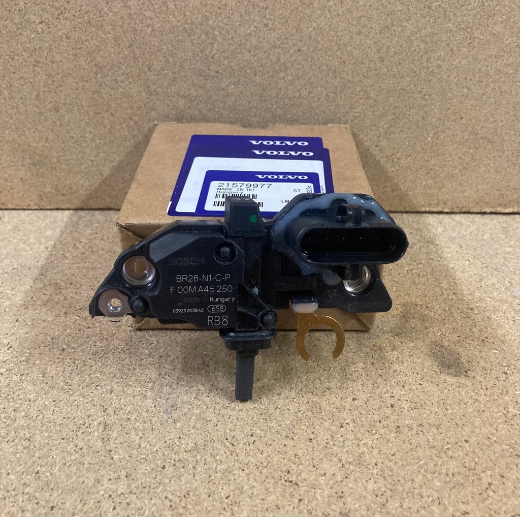 REGULATOR NAPIĘCIA - VOLVO FH 4 21579977 - 11559878966 - oficjalne ...