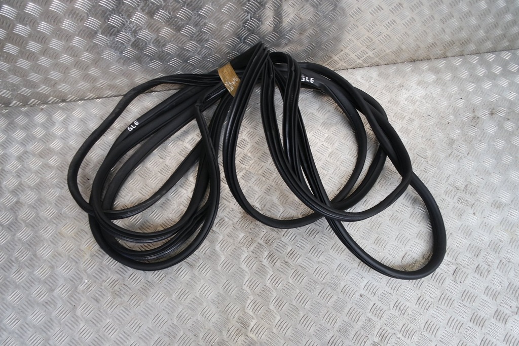 MERCEDES GLE W292 USZCZELKA DRZWI LEWA TYL - 12853986498 - oficjalne ...